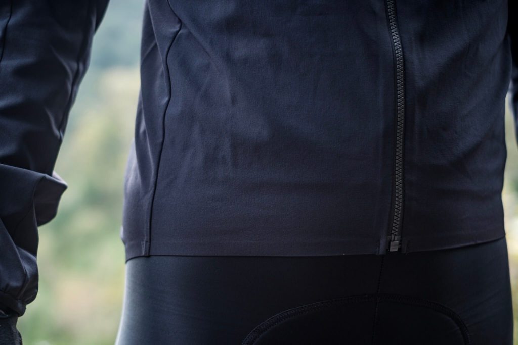 暖かさと軽やかさと。VERTEX LONDON「Essenceウィンドジャケット」レビュー - LOVE CYCLIST – ラブサイクリスト