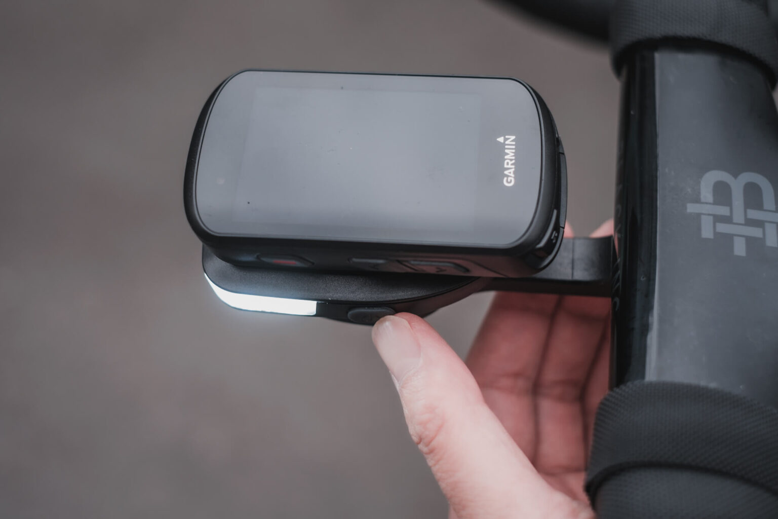 「fabric Lumaray V2」レビュー：縁の下のちょうど便利なフロントライト。 - LOVE CYCLIST – ラブサイクリスト