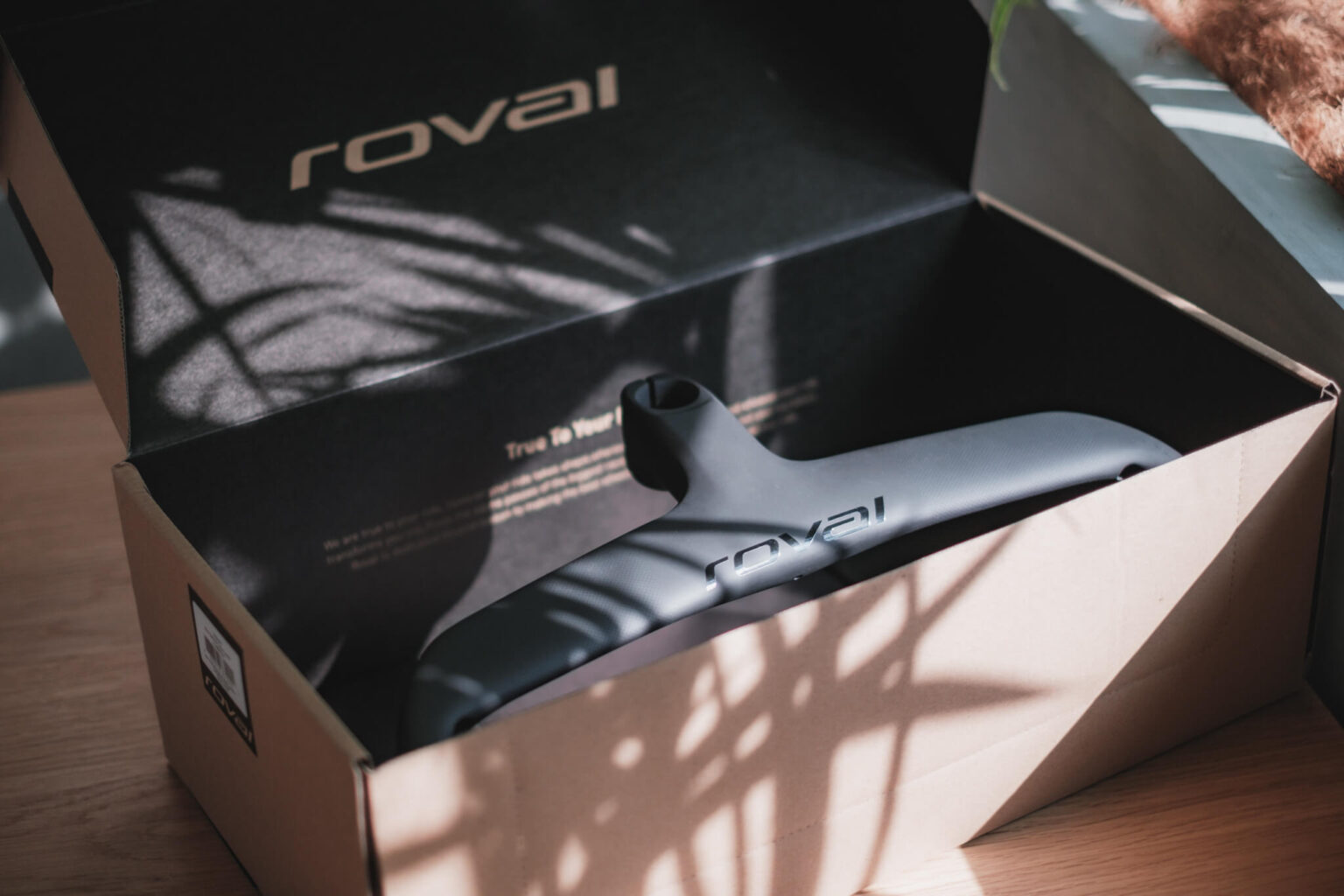 Roval Rapide Cockpitレビュー：Tarmac SL8以外に装着するとどうなるか。 - LOVE CYCLIST – ラブサイクリスト