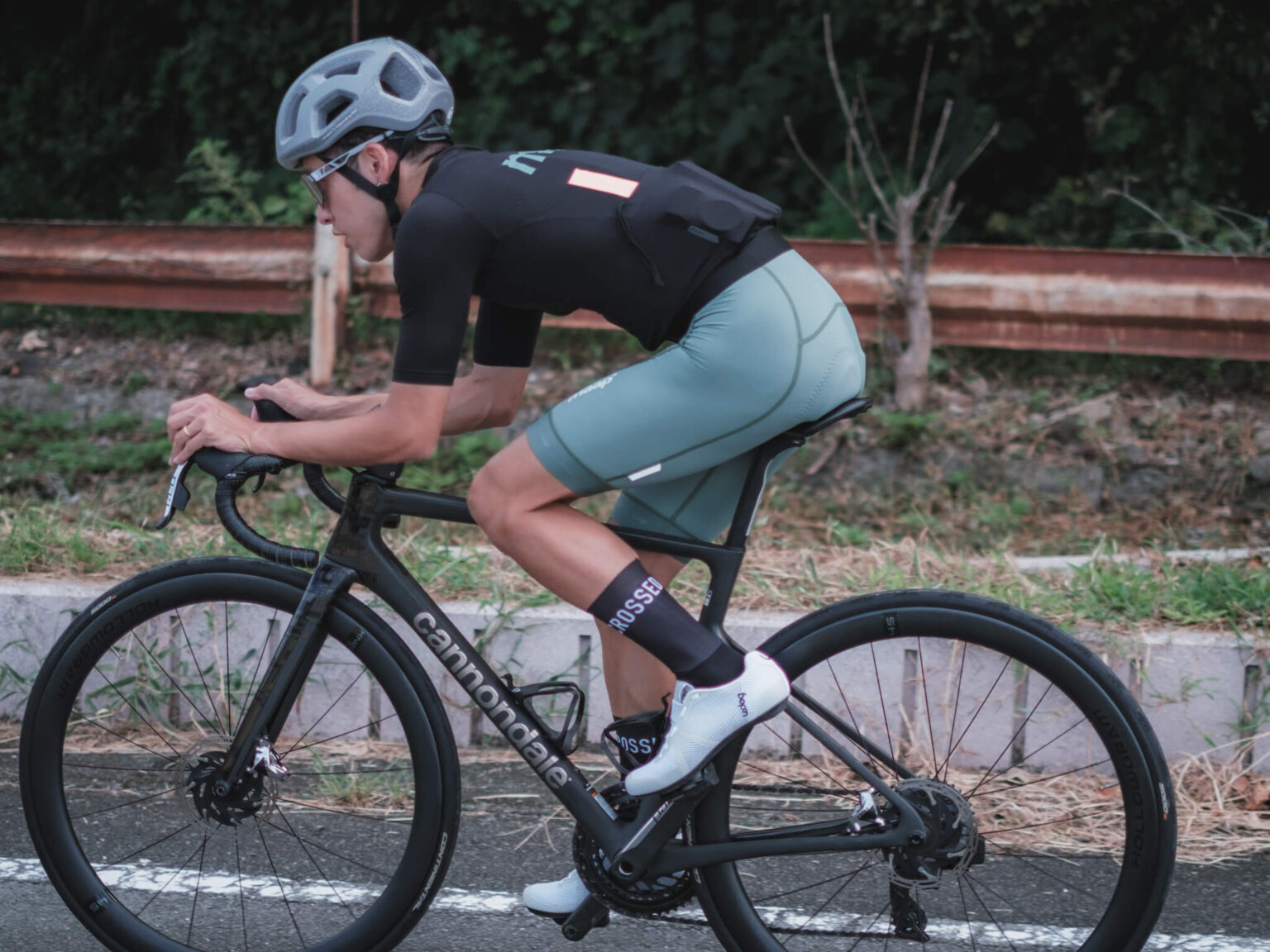 Roval Rapide Cockpitレビュー：Tarmac SL8以外に装着するとどうなるか。 - LOVE CYCLIST – ラブサイクリスト
