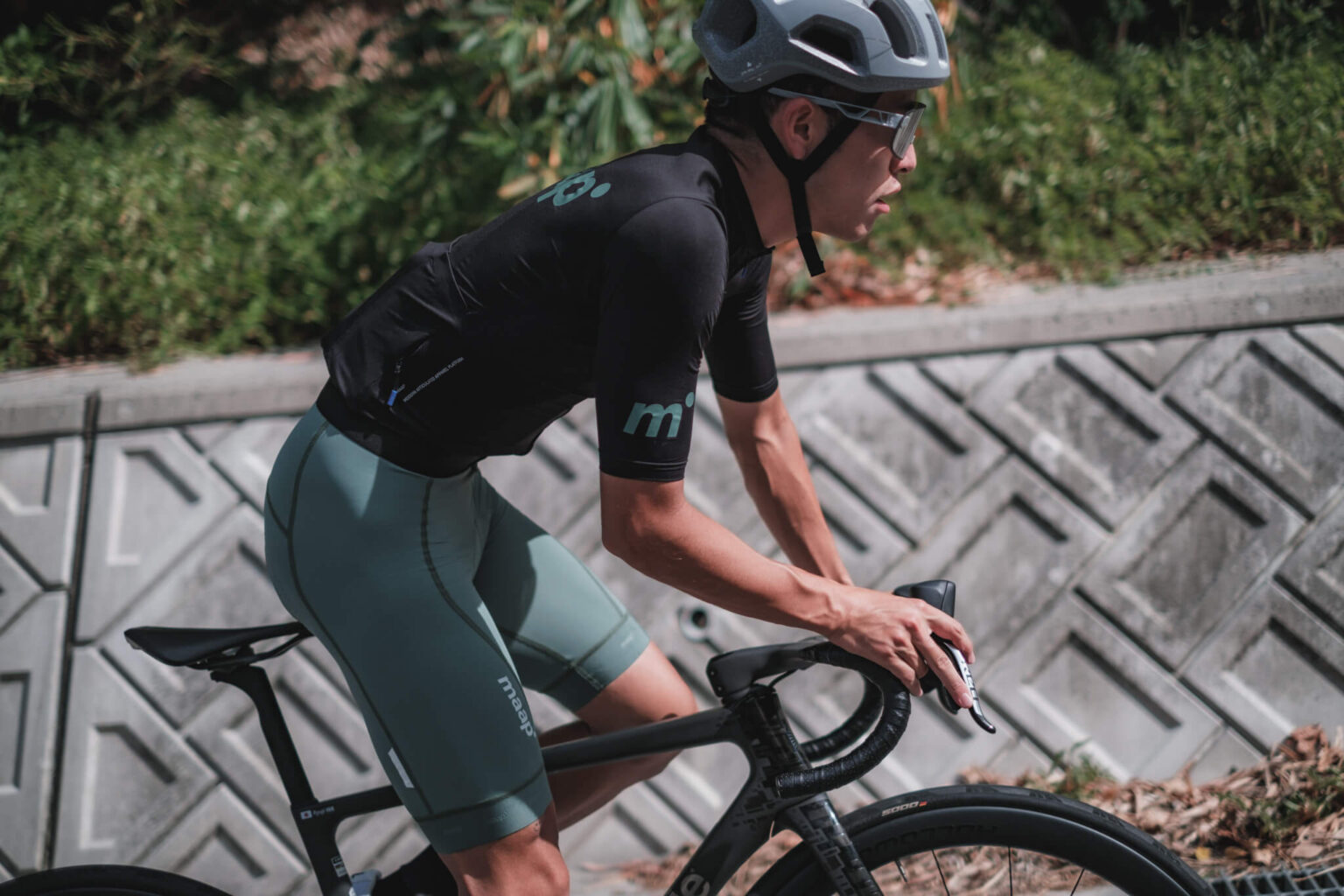 Roval Rapide Cockpitレビュー：Tarmac SL8以外に装着するとどうなるか。 - LOVE CYCLIST – ラブサイクリスト