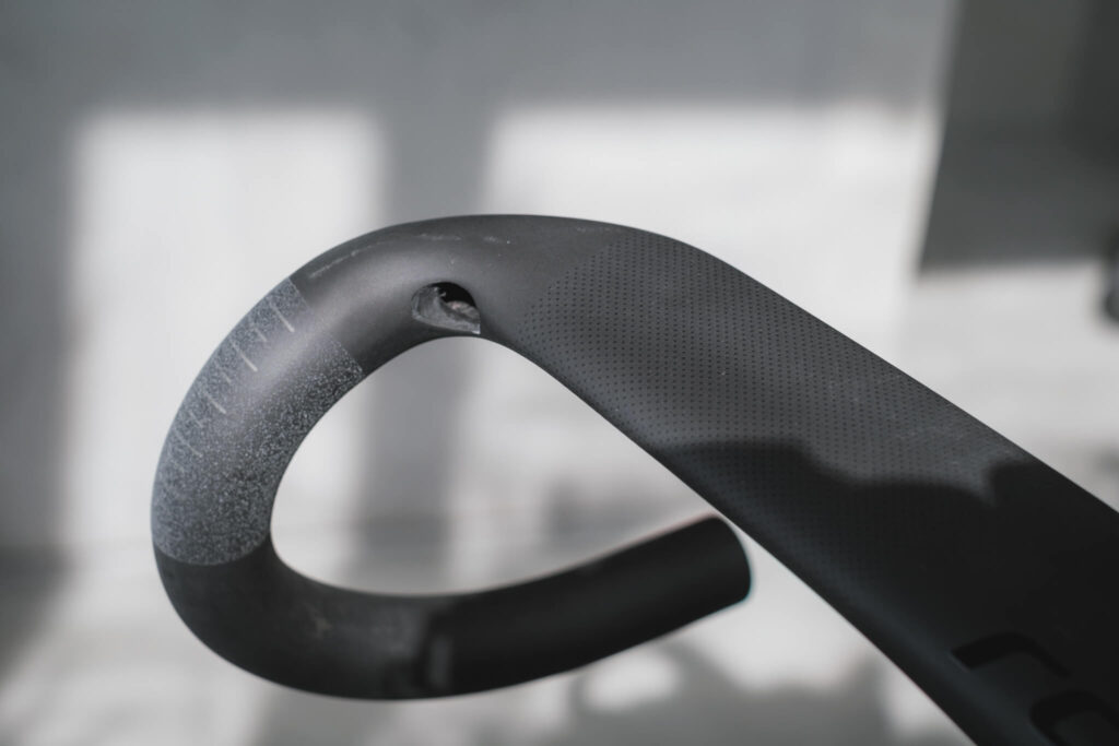 Roval Rapide Cockpitレビュー：Tarmac SL8以外に装着するとどうなるか。 - LOVE CYCLIST – ラブサイクリスト