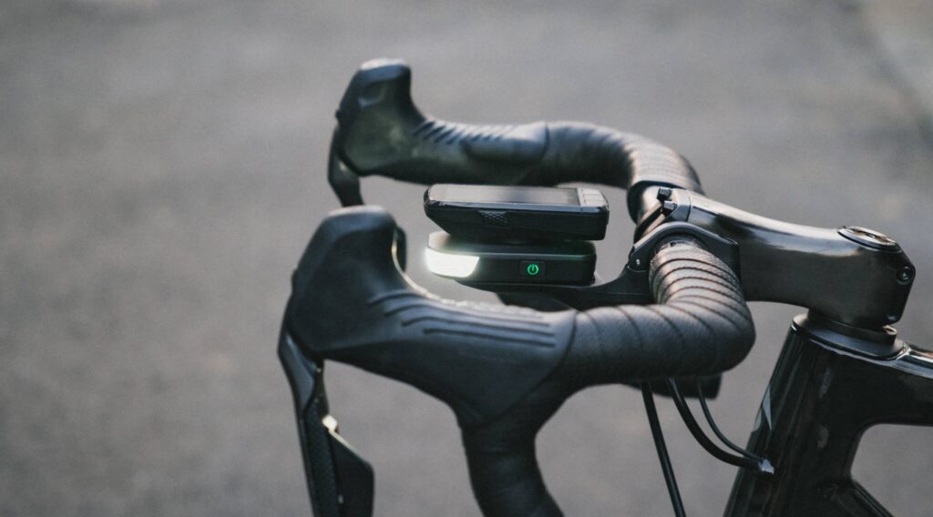 【プロダクトレビュー】Ravemen FR300：冬になったらサイコン下にライト。 - LOVE CYCLIST – ラブサイクリスト