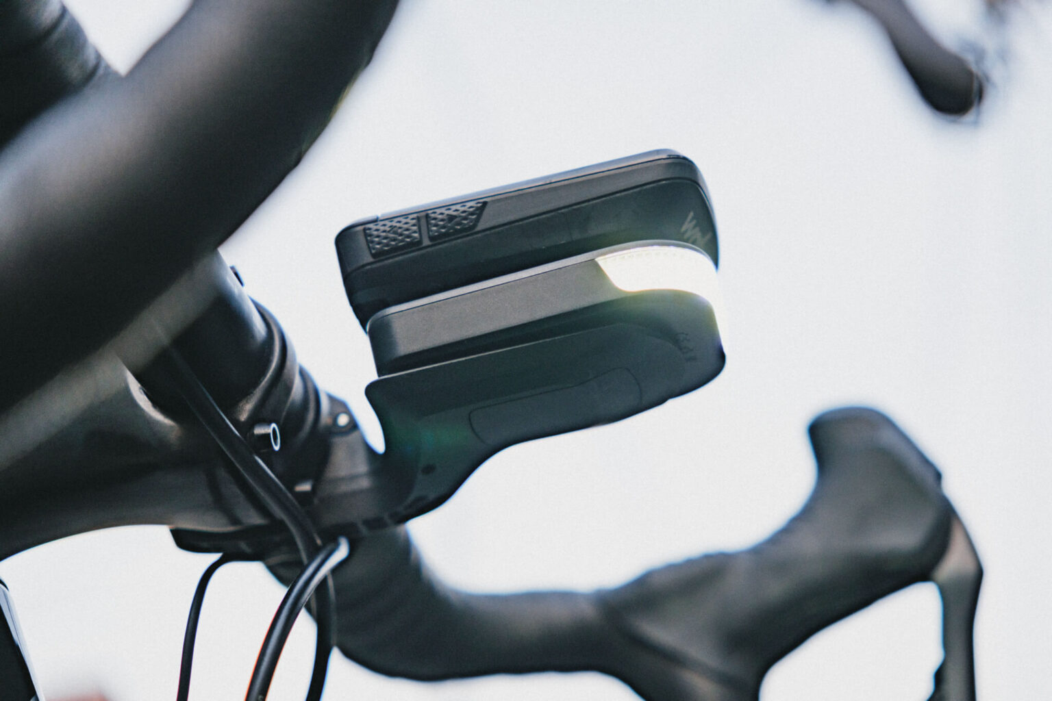 【プロダクトレビュー】Ravemen FR300：冬になったらサイコン下にライト。 - LOVE CYCLIST – ラブサイクリスト